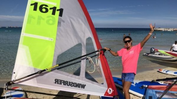 Windsurfista en Palermo, la primera campeona mundial es Laura Linares ...